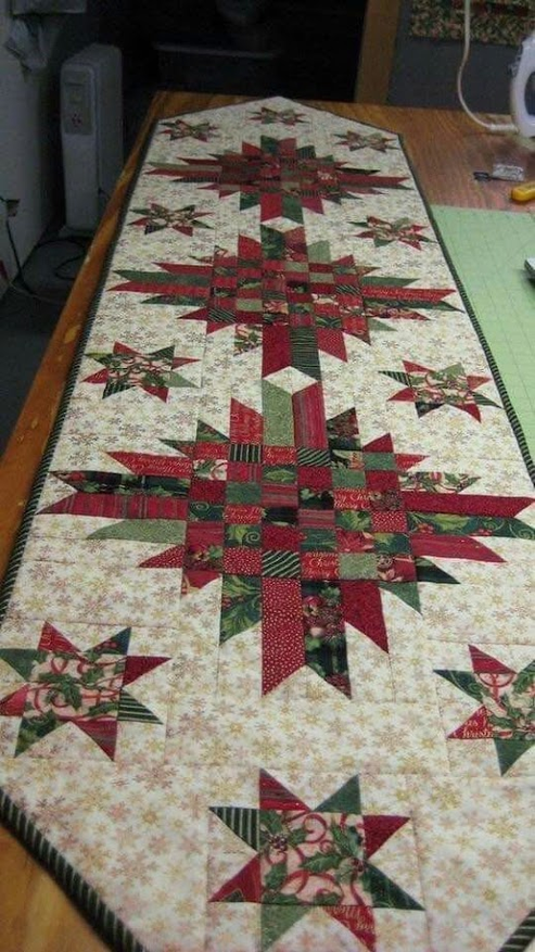 Christmas Star Weave Table Runner Pattern – Yarnova